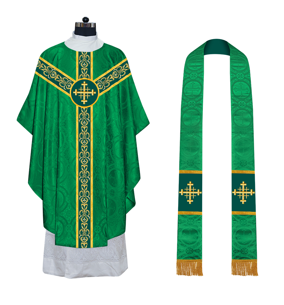 GOTHIC STYLE CHASUBLE WITH EMBROIDERED LACE – JOHA VESTMENTS